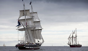 TS ROYALIST LINES UP AT THE TALL SHIPS RACE! - Sea Cadets